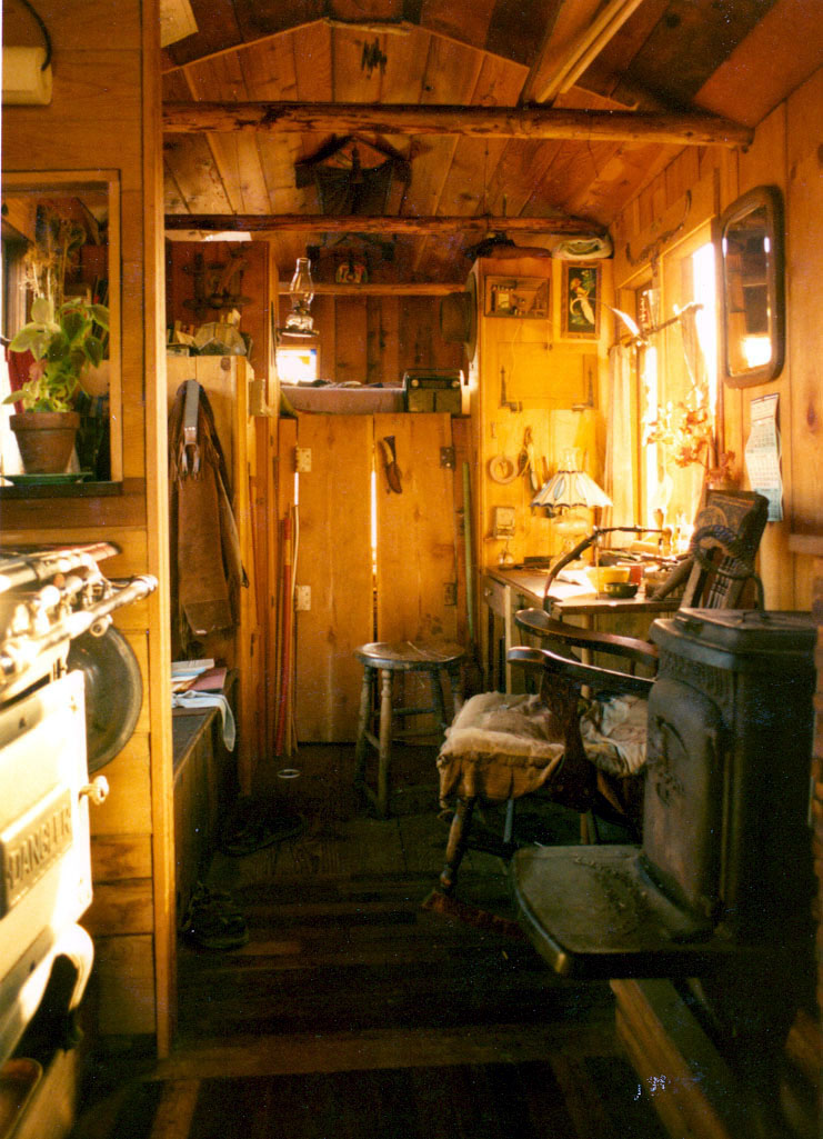 Car House | Housetrucks and bus houses, car houses and more