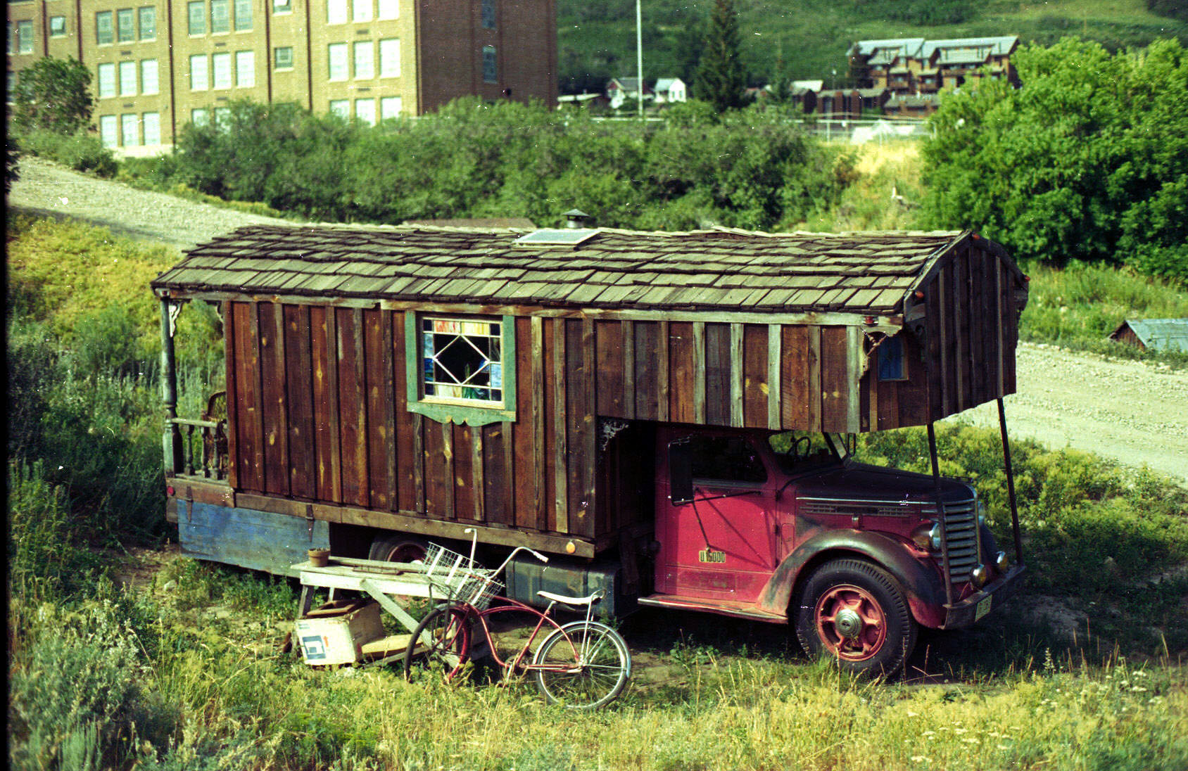 Car House | Housetrucks and bus houses, car houses and more